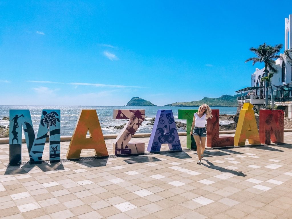 Should You Take A Taxi, Pulmonia Or Uber in Mazatlán