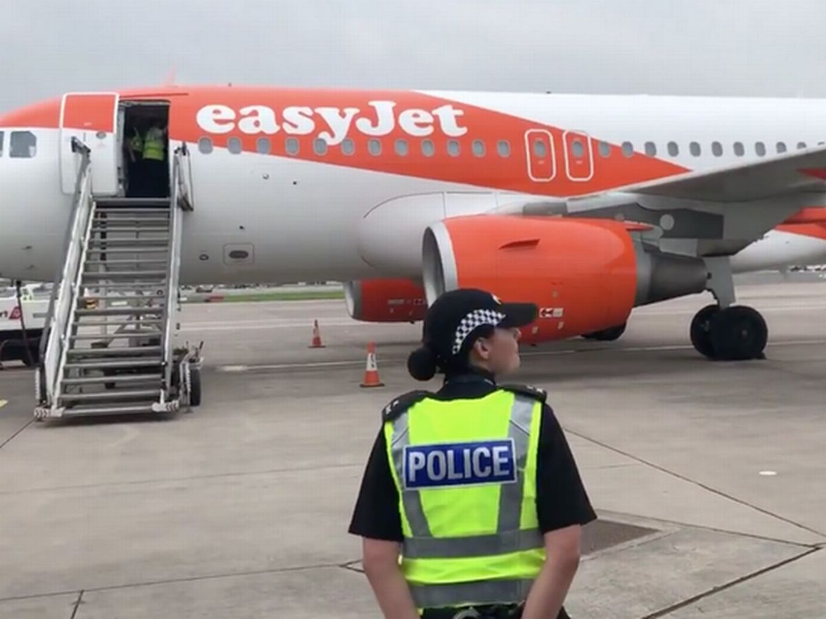 Drunk EasyJet Passenger Trys To Eat His Phone After Threatening Other ...