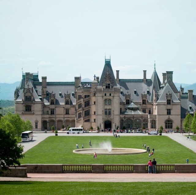 Top 10 Historic Buildings In The U.S. To See In 2021 - Travel Off Path