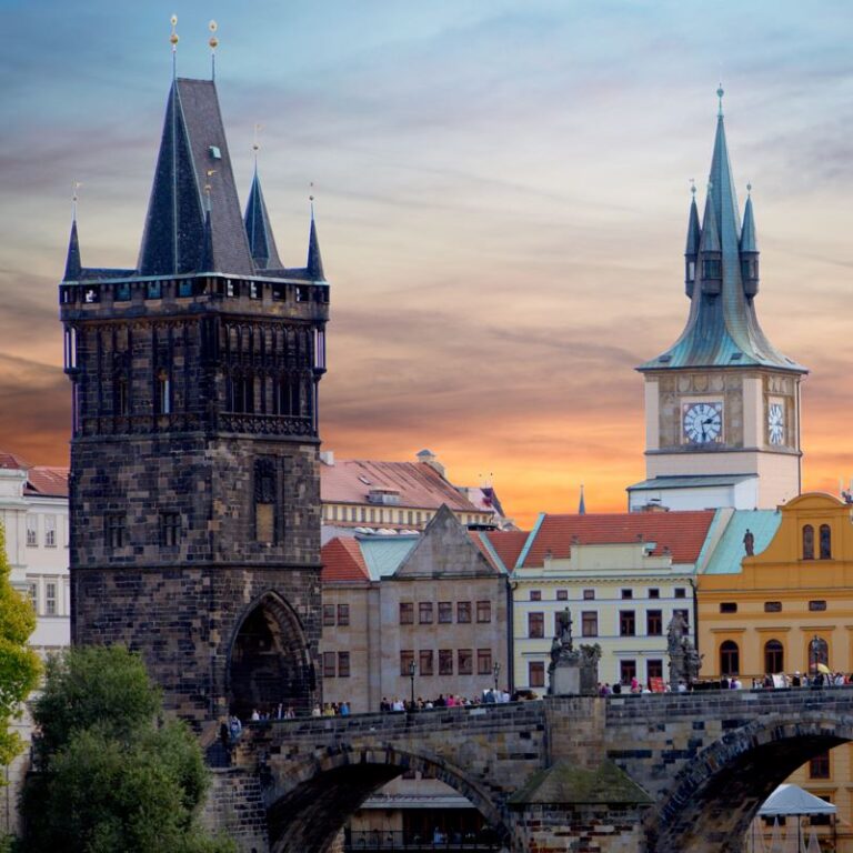 10 Destinations Where Travelers Are Most Likely To Be Pickpocketed ...