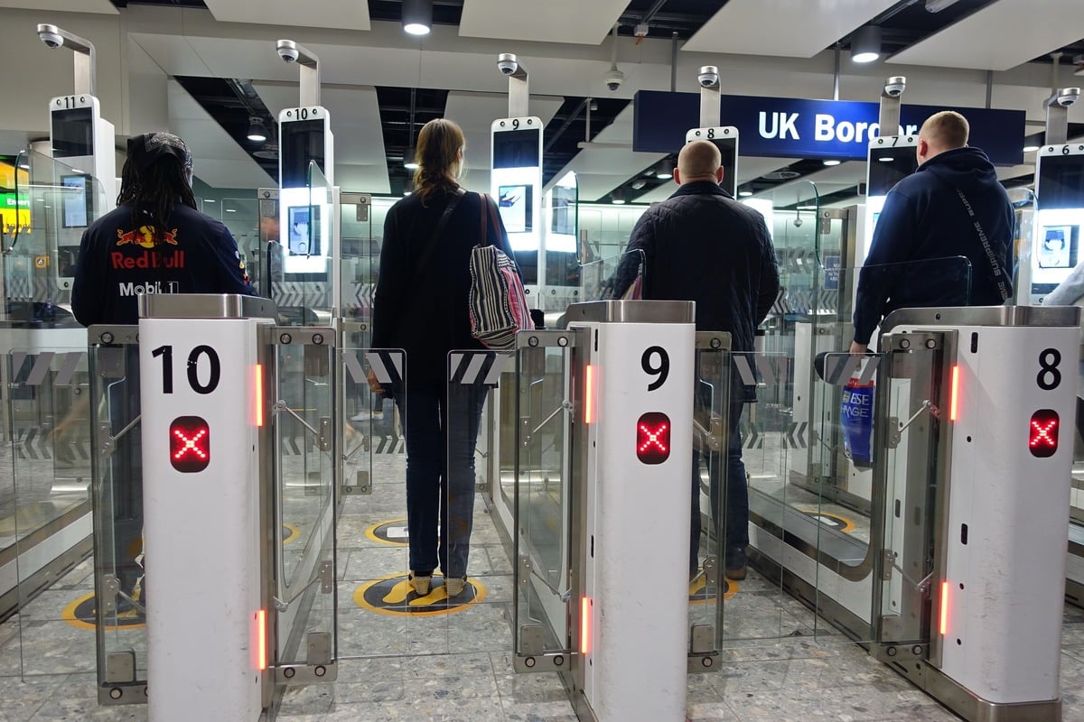 Border Officers Are Being Replaced By Electronic Gates For Faster ...