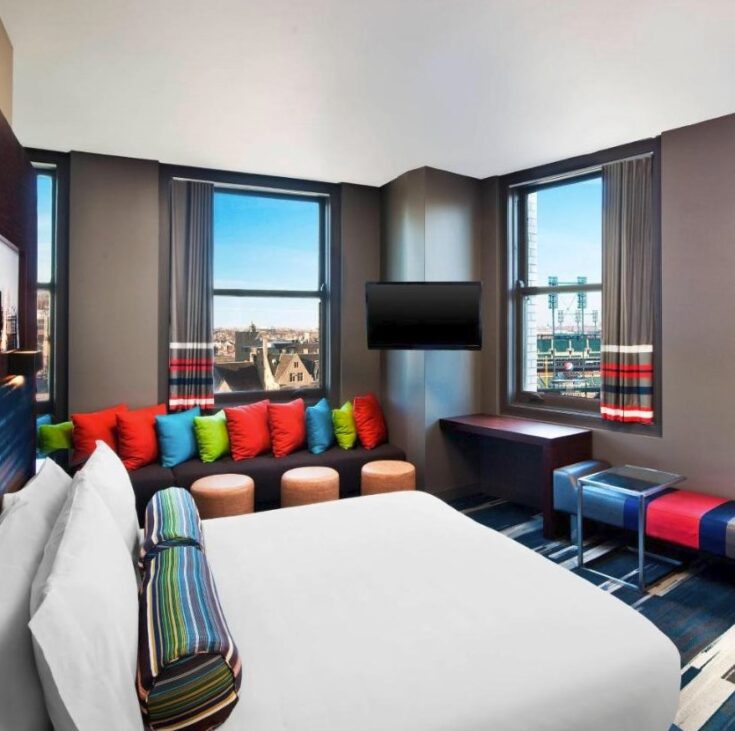 Top 8 Hotels In Detroit, Michigan - Travel Off Path