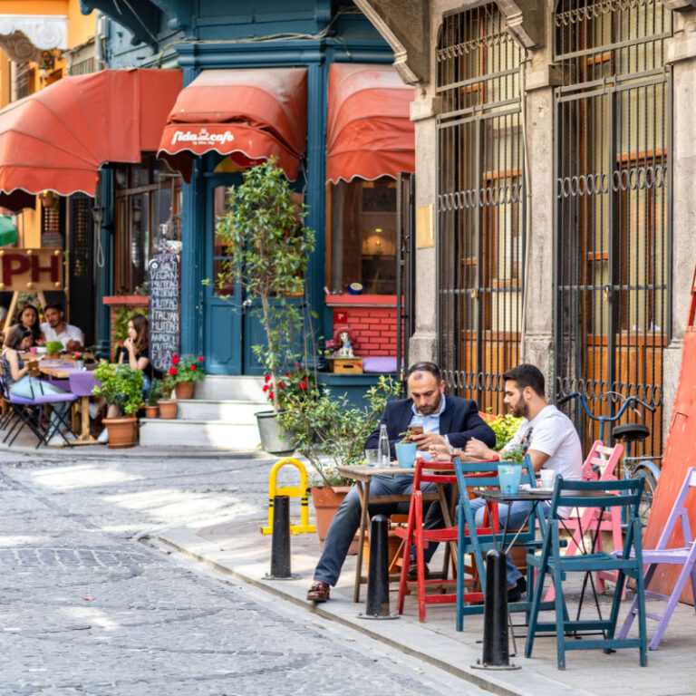 These Are The 5 Most Incredible Neighborhoods In The World To Visit ...