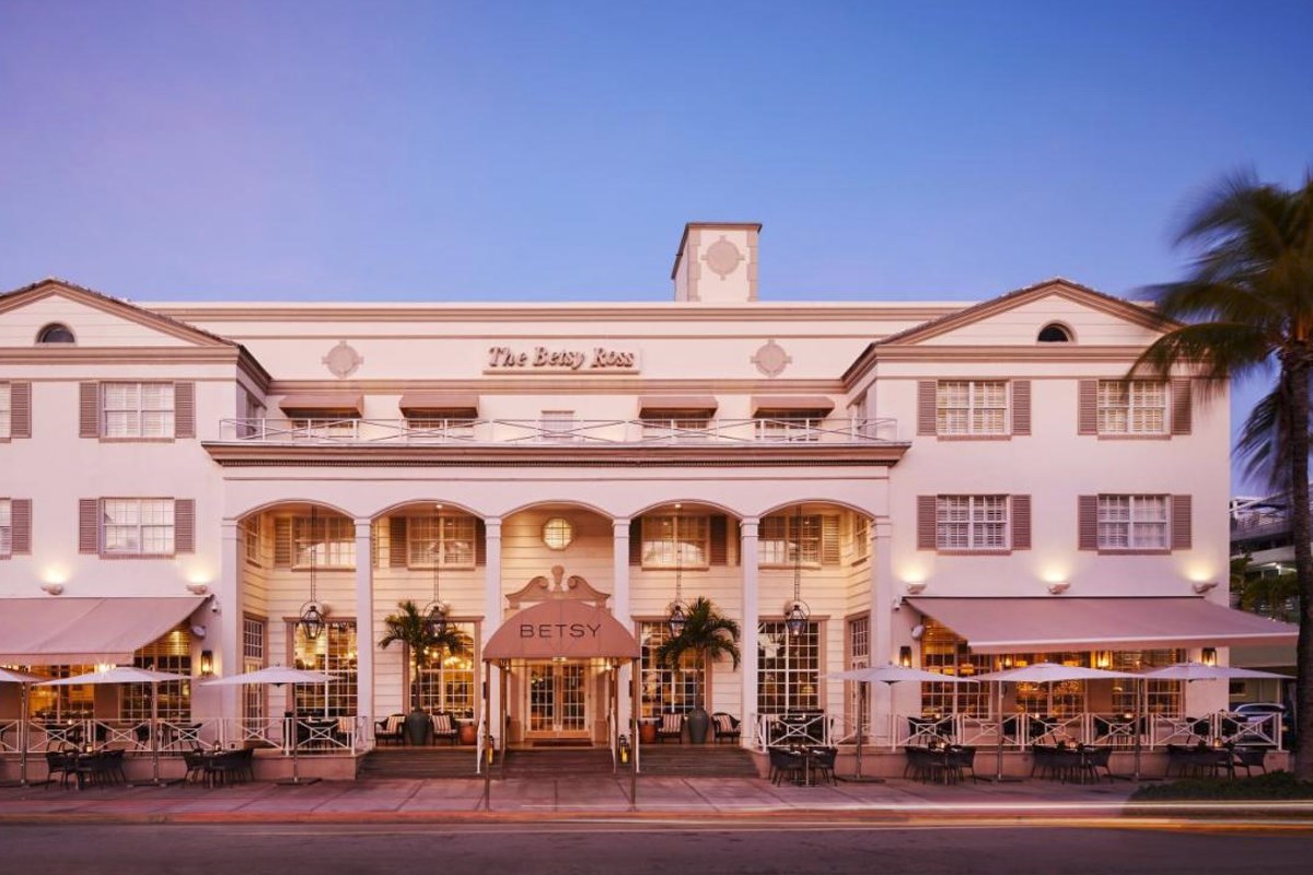 Top 8 Oceanfront Hotels In Miami Beach - Travel Off Path