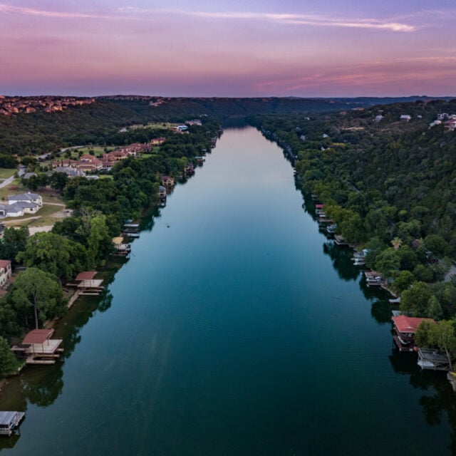 10 U.S. Towns Perfect For A Lakeside Escape This Spring - Travel Off Path