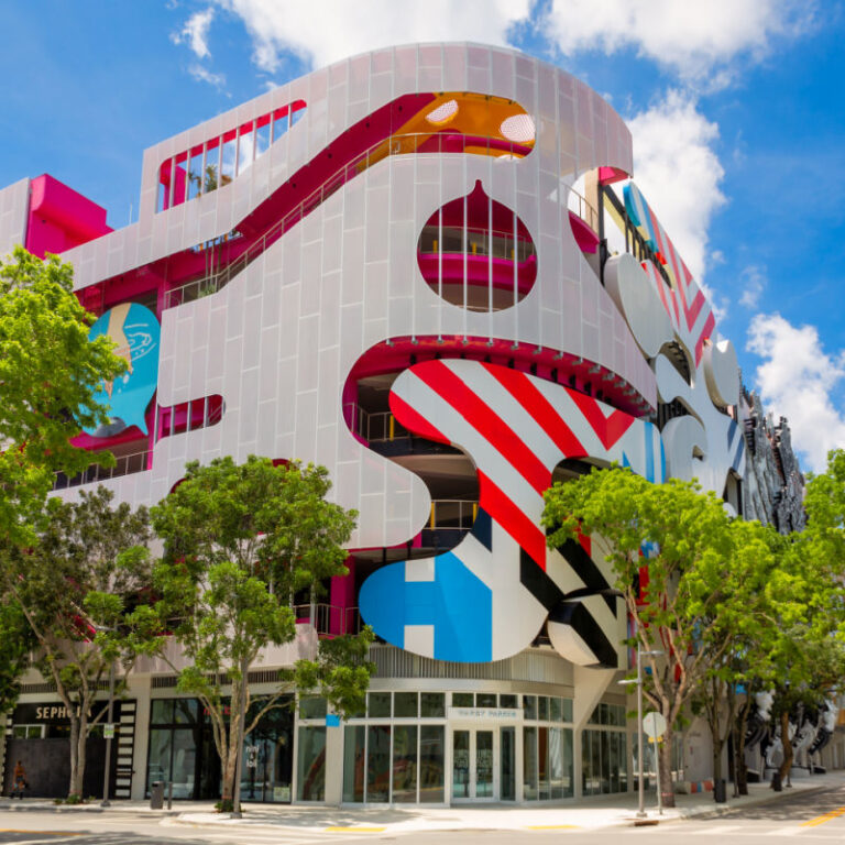 6 Reasons Miami Is Exploding In Popularity With Tourists Right Now ...