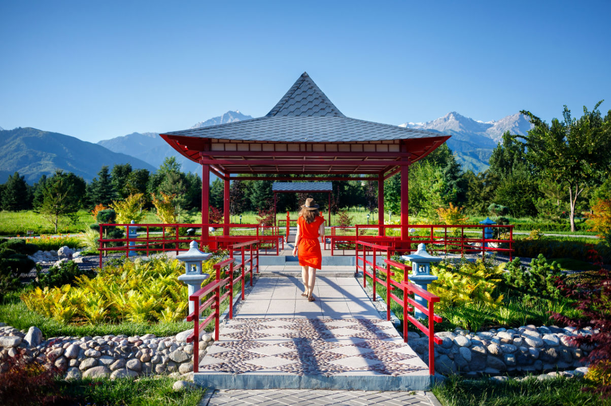 5 Reasons Why This Asian Country Is So Popular With Solo Travelers ...