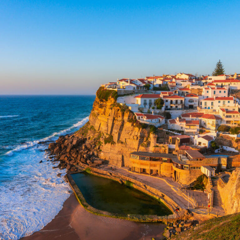 Why Americans Are Visiting This Country In Record Numbers Right Now ...