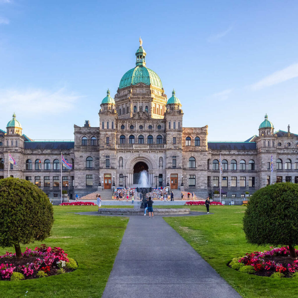 Forget Europe! Here's 4 Beautiful Cities Across The Border In Canada ...