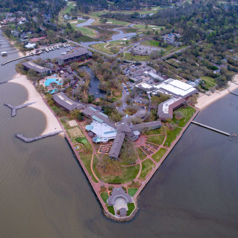 This Charming Bayside Hideaway Is The South's Most Underrated Winter ...