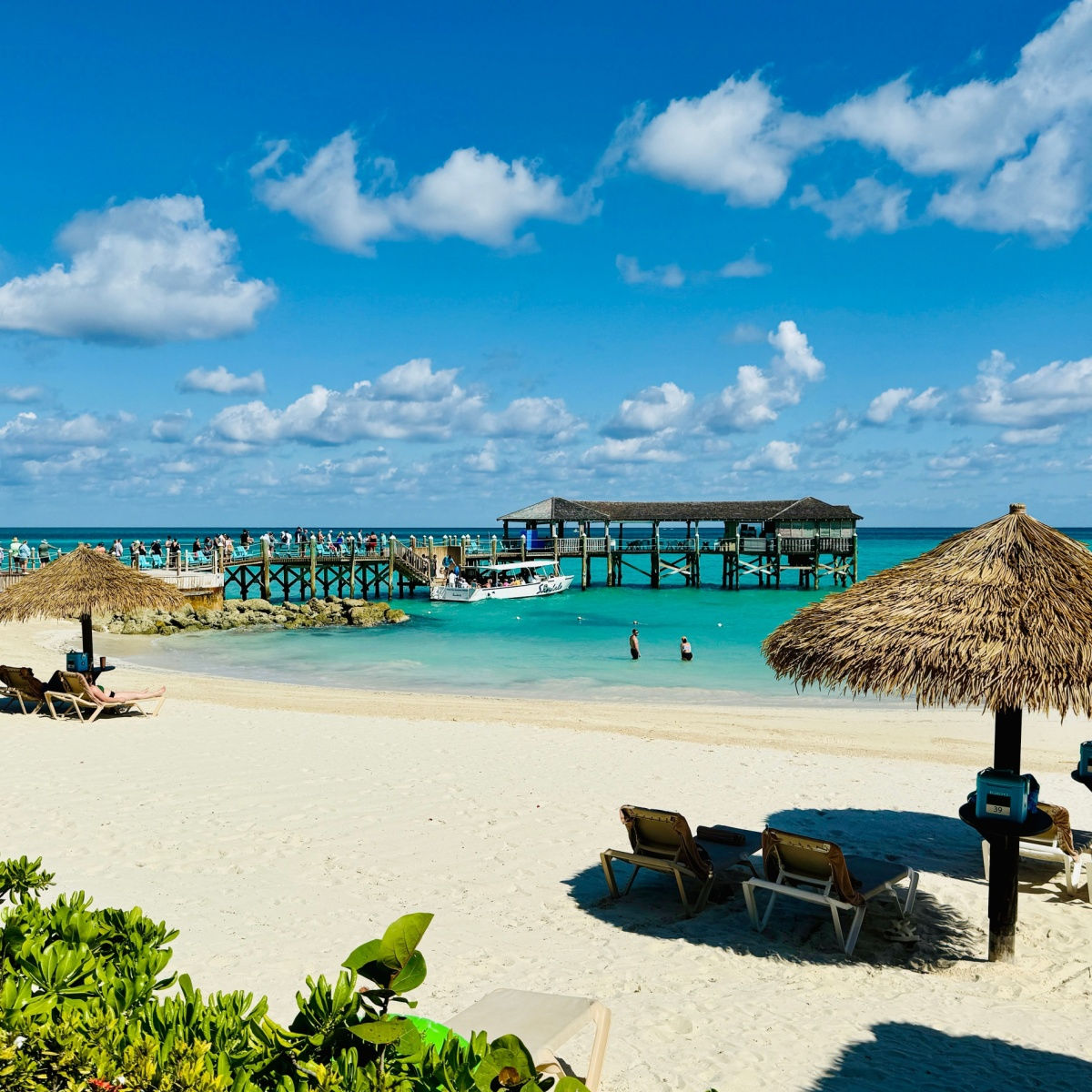 Beautiful beach in Nassau (1) - Travel Off Path